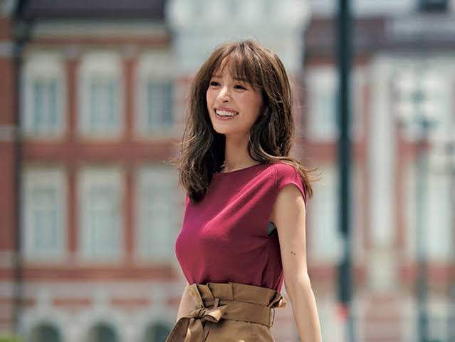 泉里香の2022現在が昔と顔変わった？痩せすぎで老けた？すっぴん画像も！ - ThePickUp